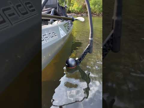 This fish finder connects to your phone ! #kayakbassfishing #bassfishing #kayakfishing