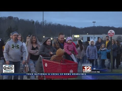 Shopping season begins at Meadowbrook Mall