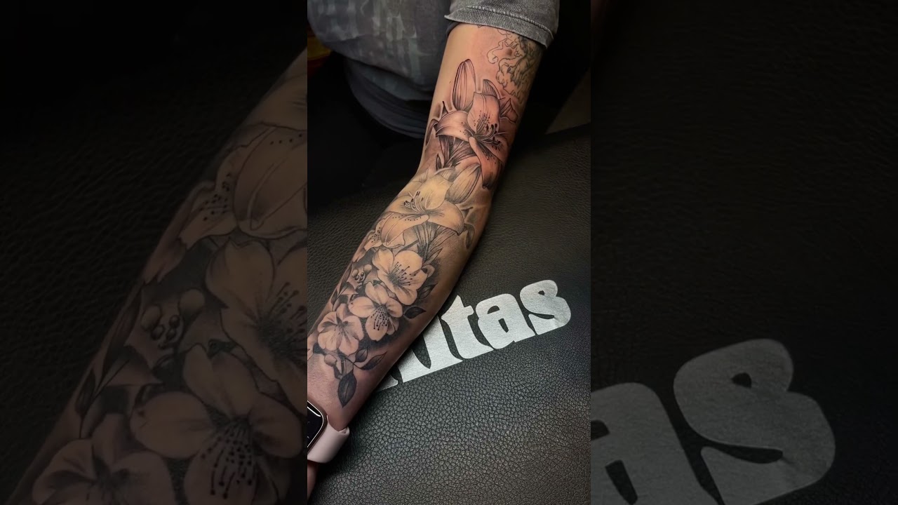 LILY FLOWER TATTOO! (BLACK AND GREY SLEEVE) #flowers #lilyflower #tattoos #tattoo #realistictattoo