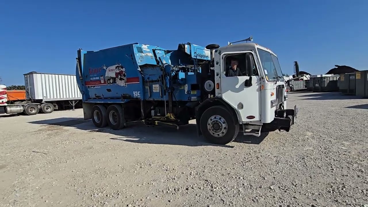 2013 Peterbilt 320 Garbage Truck | Sexton Auctioneers October 2025 Online Equipment Auction