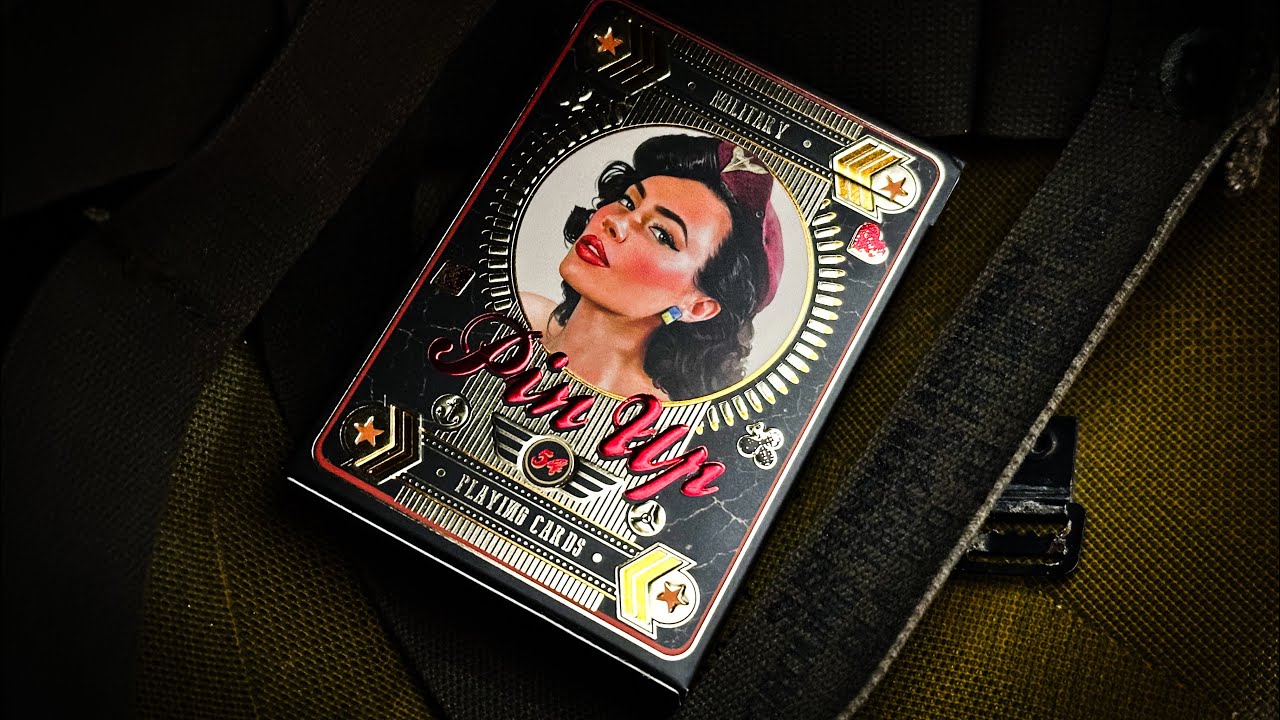 Pin-Up Playing Cards - Agitcom / Sviatoslav Pashchuk - Deck Review!