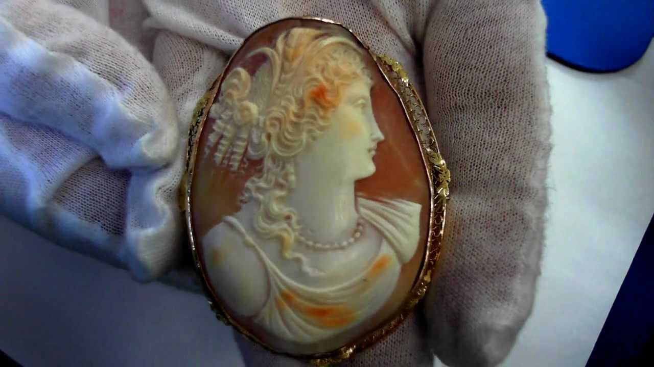 Large Antique Cameo Pin/Pendant (circa 1880) - 10k