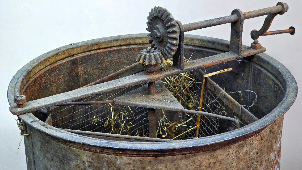 Can a 1920s Honey Extractor Still Spin? (Restoration)