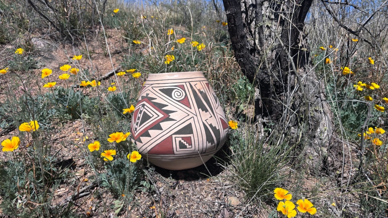 I Made This Mysterious Ancient Mexican Pot – But With American Clay Instead