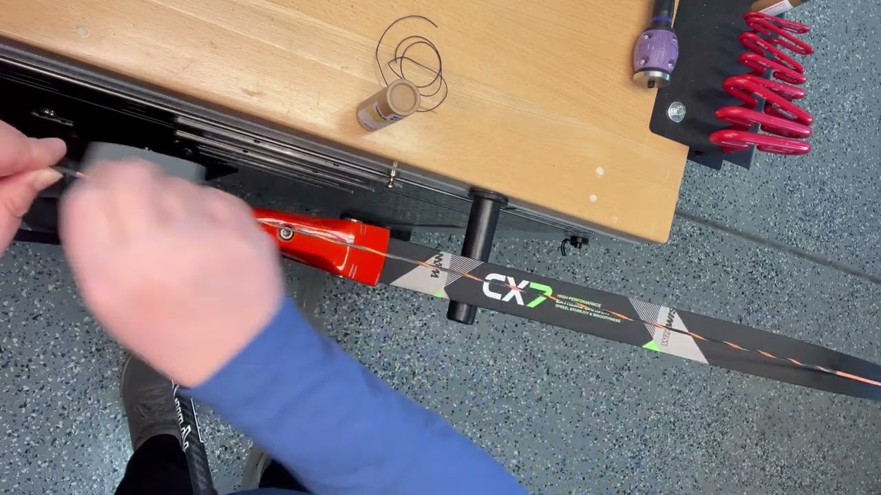 How to wax a bow string