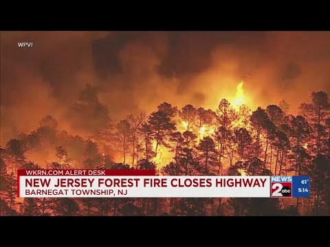 New Jersey forest fire closes highway