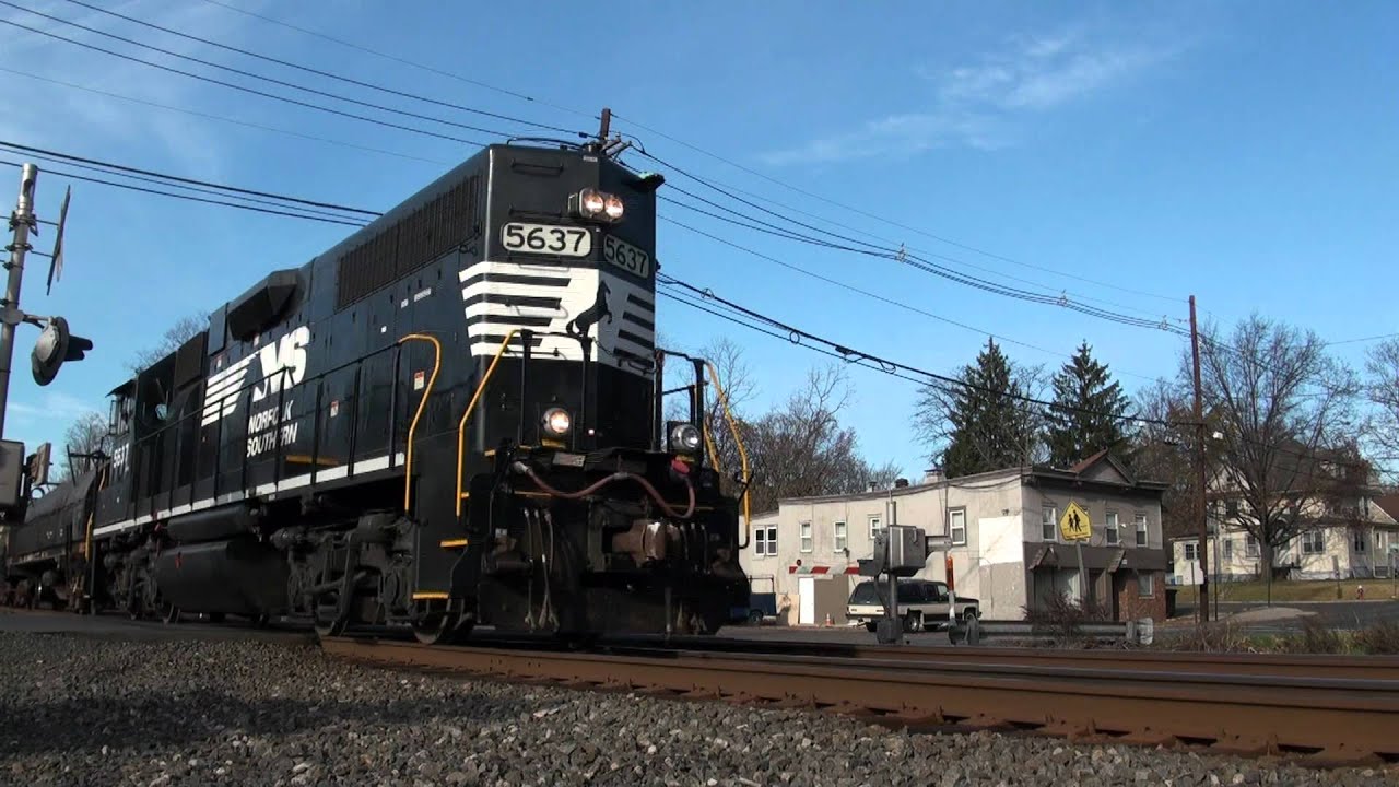 Conrail MA-80 With GP38-2 #5637 Long Hood Forward With Waving Engineer In Piscataway 11-19-11