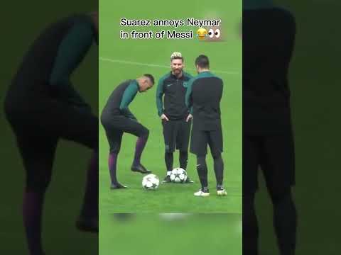 Suarez annoys Neymar in front of Messi 😂👀 #shorts #football #soccer #messi #neymar #suarez