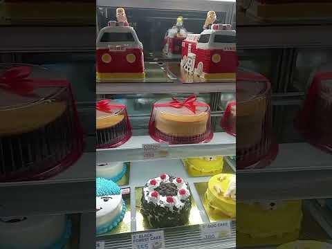 Many delicious cakes #cake #delicious #yummy #pastry #dessert #millionviews #shortvideos #shorts