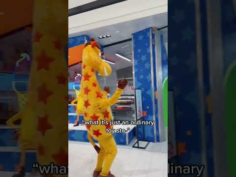 There’s nothing ordinary about THIS toy store! 🦒🧡✨ #toysrusisback #toysrus #geoffrey