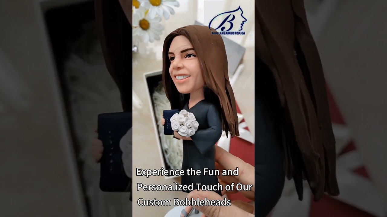 Graduation bobblehead female