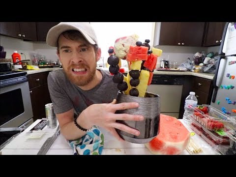 MAKING AN EDIBLE ARRANGEMENT!