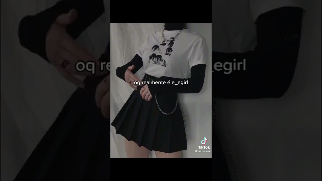 como é realmente e-girl #dark #escola #emo #explore #e-girl