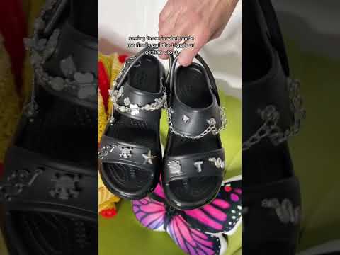 Mega Crush Crocs #crocs #springfashion2023 #sandals #gothfashion #platformshoes #platformsandals