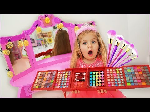 Diana pretend play with dress up and make up toys