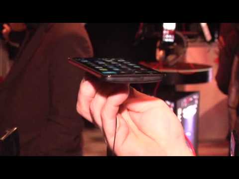HTC Unveils Super-Sharp Droid Smartphone