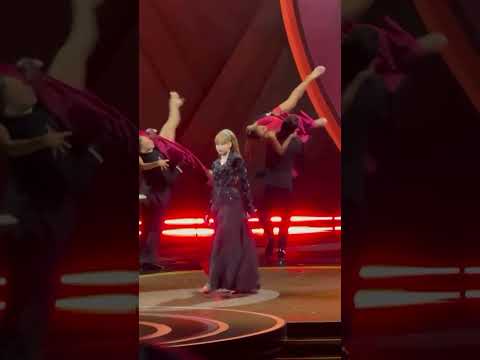 lisa perform Live & let die at the Oscars #shorts