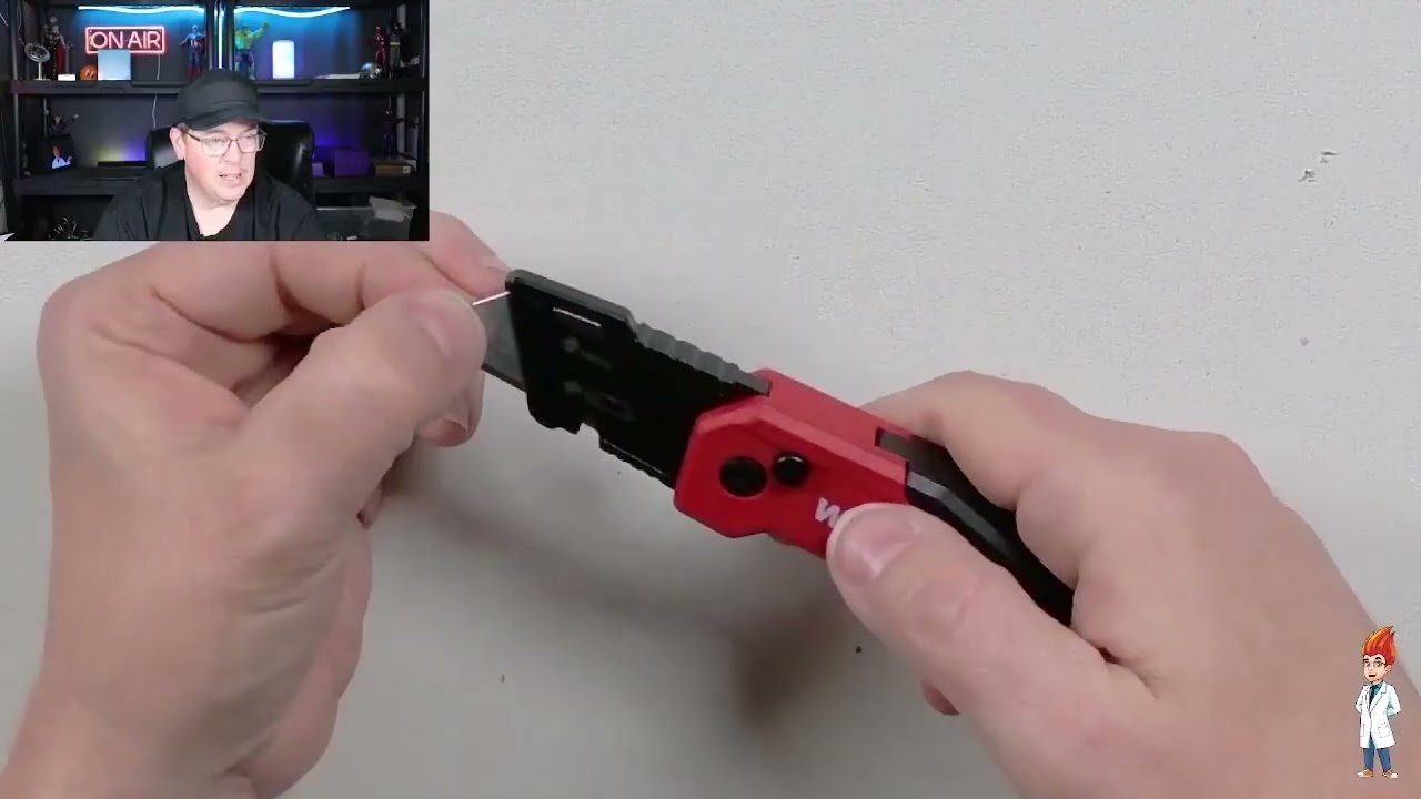 How to Use This Cool Folding Utility Knife