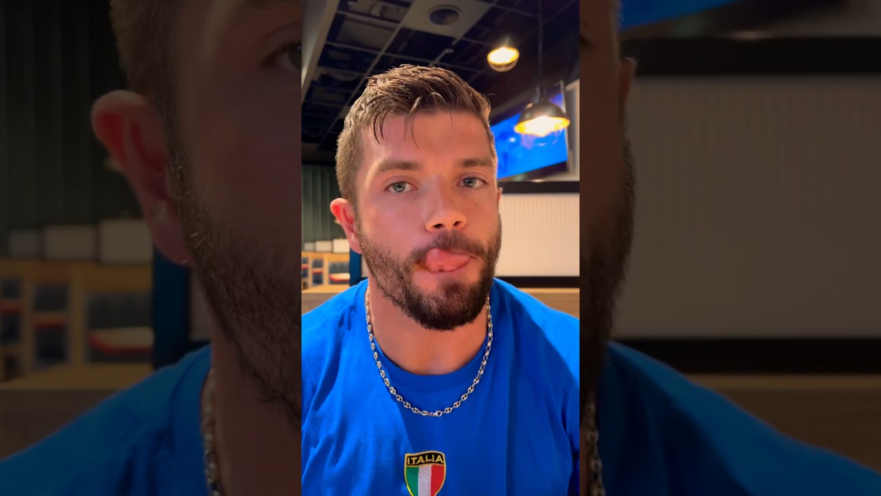 Wanna dinner with me? 😏 Twitter: @yetifit__