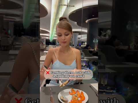 How to eat mussels correctly? #shorts