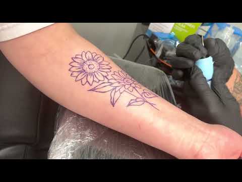 Flower tattoo by @GT_inks