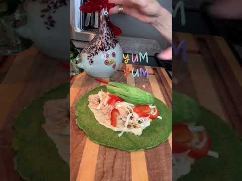 SUPER EASY TO MAKE SPINACH WRAPS!! You wonโt believe how fast and easy!! @lowcarbnorma Enjoy!! ๐