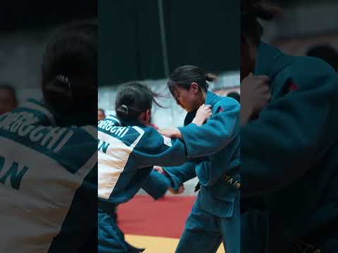 The Deguchi sisters! 🇨🇦 Coach Christa and fighter Kelly 🫡