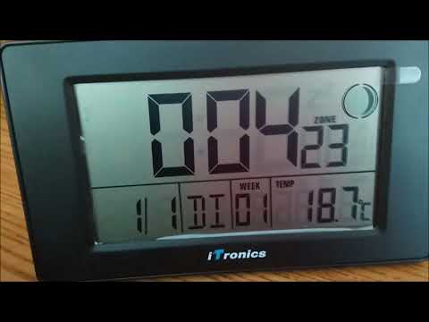 iTronics iTronics 380 Orologio Radio da Parete Digitale con Indicatore di Temperatura Sveglia elettr