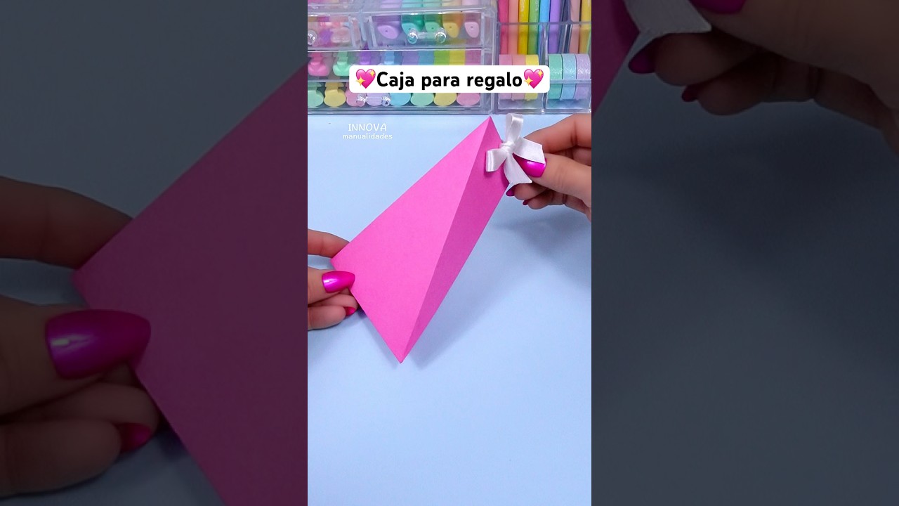 Manualidades con papel / Ideas para regalar / Caja de regalo triangular #diy #manualidades #love