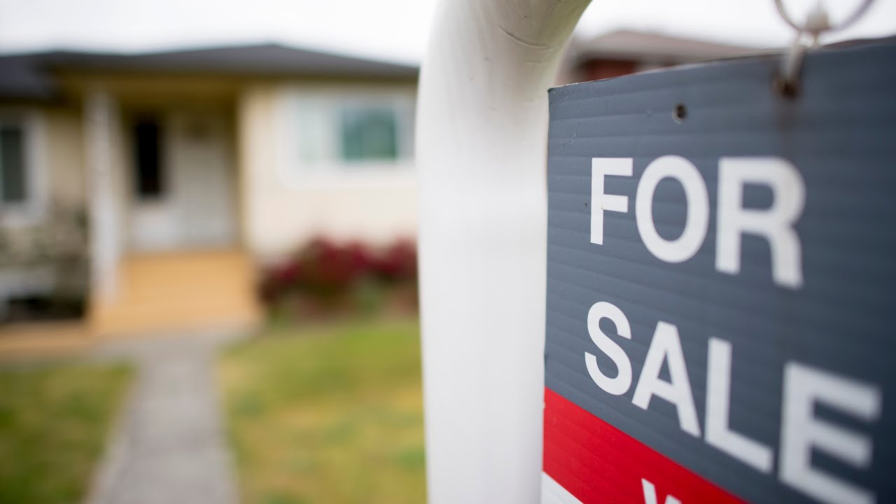 Canadian home prices will drop more than expected: Desjardins economists