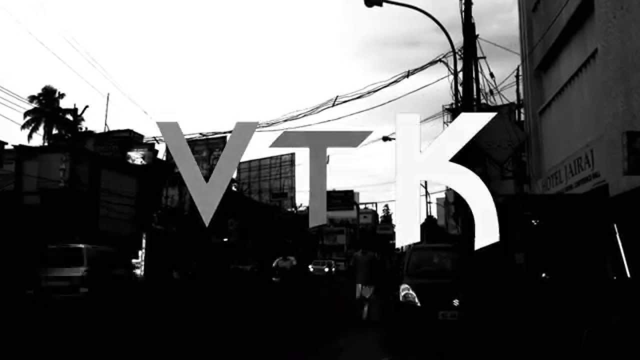 VTK LOGO IN MOTION
