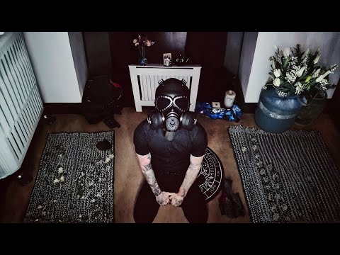 Booktok's unhinged obsession with masked psychotic men needs to be studied.