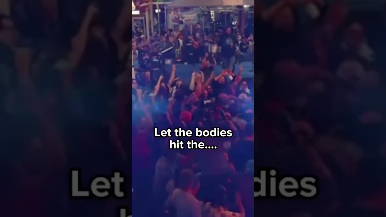 I Started A Mosh Pit 😱😳 #standup #comedy #wallofdeath #mosh #bodieshitthefloor