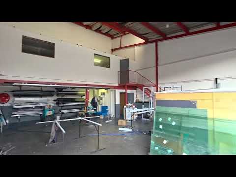 155m² industrial unit to let in Jet Park– clean, functional space for light-duty operations.