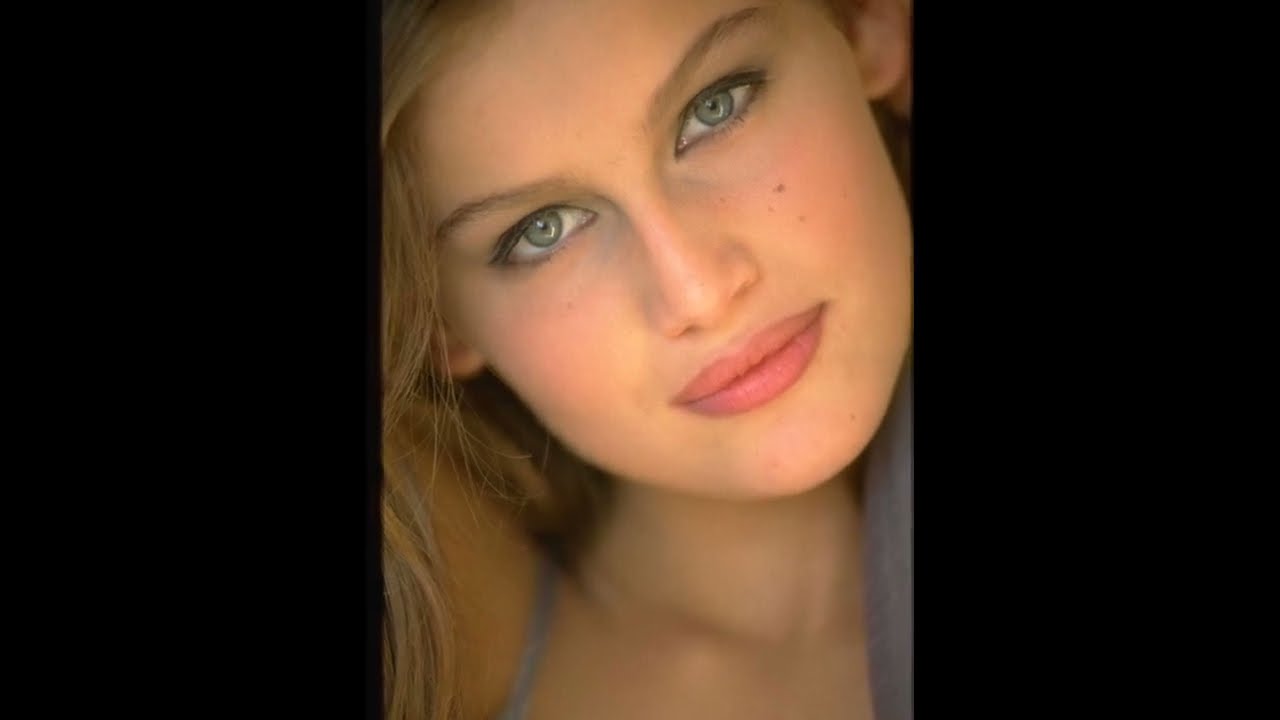 Sexy And Beautiful Photos Of Laetitia Casta