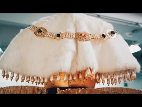 The magnificent opera costumes of 'Bastarda'
