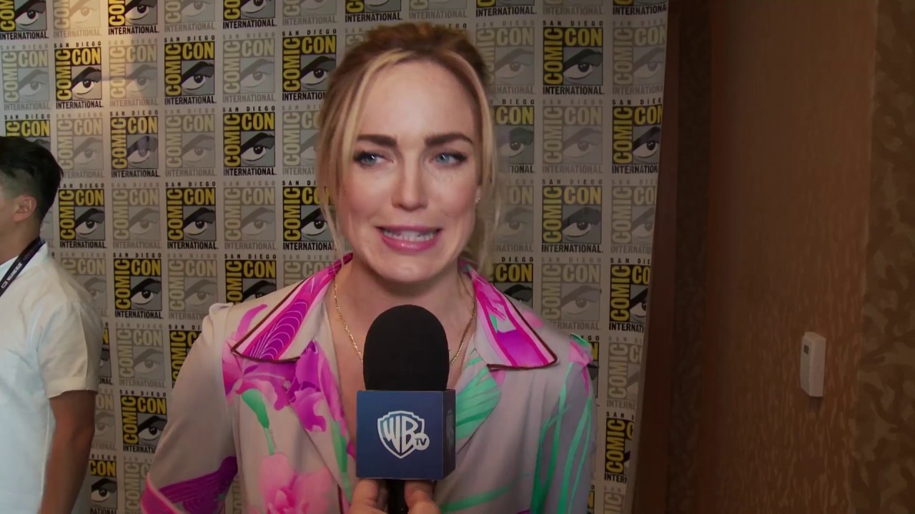 #ComicConWarner | DCLegends: Caity Lotz
