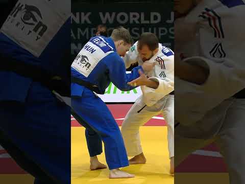 Home nation knocking out the top seeds at the same time! π±π€©