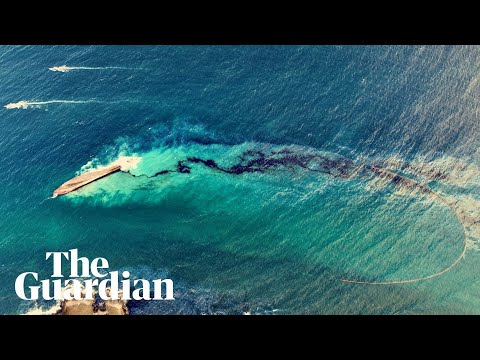 Trinidad and Tobago: overturned barge leaks oil into Caribbean Sea