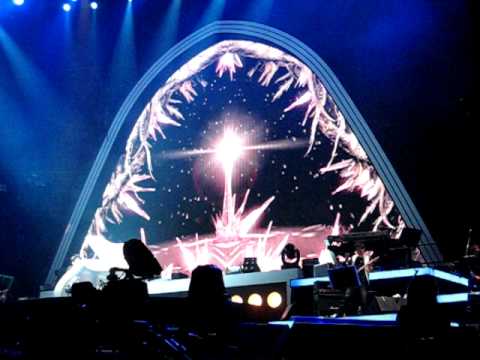 [轉寄][影音] 7/24超時代IN新加坡《眼淚成詩》 - FW板 - Disp BBS