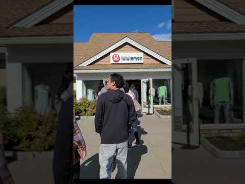 Woodbury Common Premium Outlets | New York | Luxury Designer Stores | Food | Mountains | #shorts