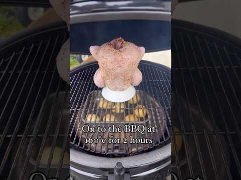 Beer can chicken #kamado #bbqlovers #bbqseason #grilling #outdoorcooking #beerlover #kamadobono #bbq
