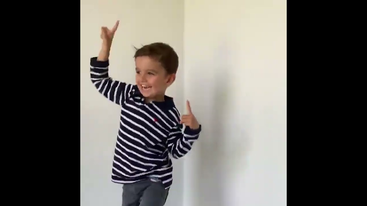 Hey Duggee Singing Sticky Stick Stick Soft Toy