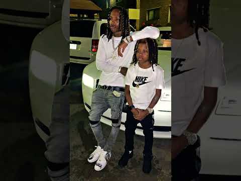 Kid from "All These Niggas" video started crying when he got a Von shirt RIP King Von????????????????????