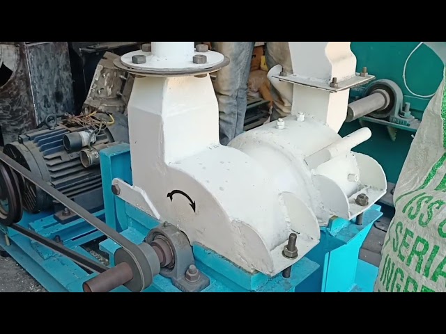 Ayurvedic Product Grinding Machine - Shikakai Powder Making Machine ...