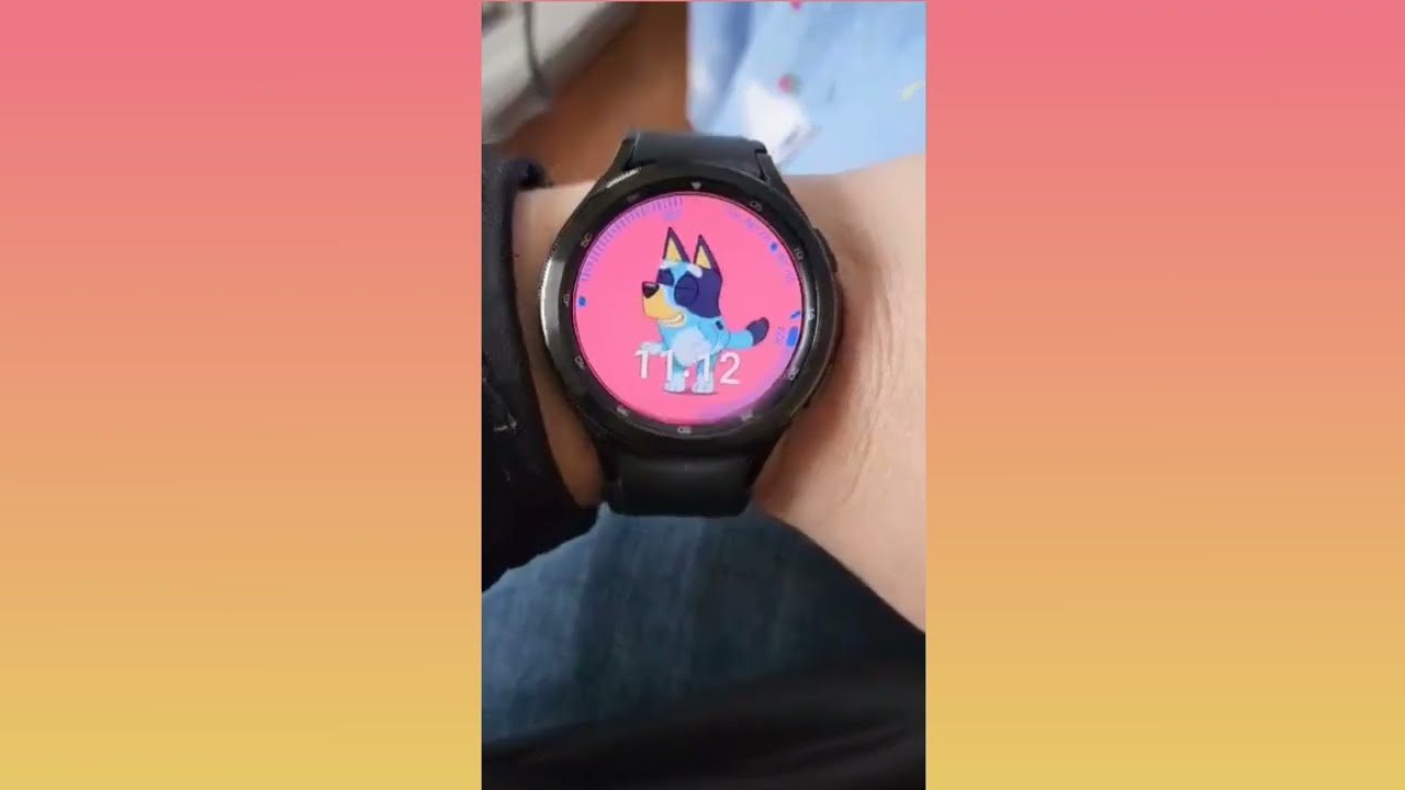 Gif wallpapers took my Samsung Galaxy Watch 4 to the next level