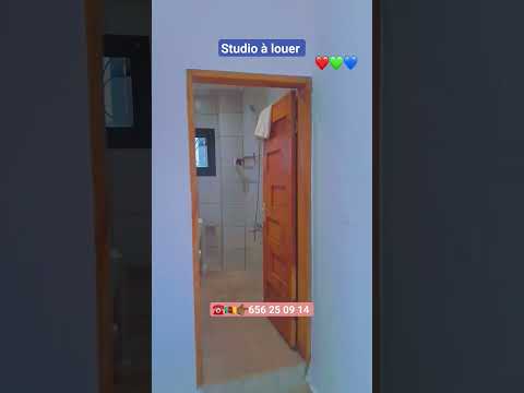 studio à louer à logpom adem prix 100mille tel: +237656 25 09 14