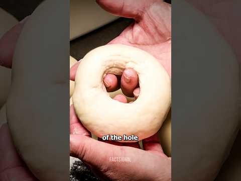 Why Bagel has hole in the middle  [ Explained in hindi ]