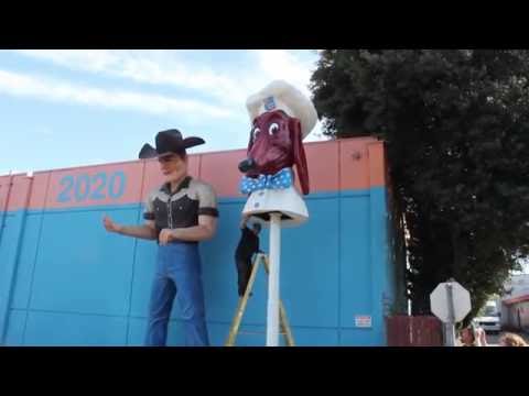 CVTV: Castro Valley Resident Installs "Doggie Diner" Head