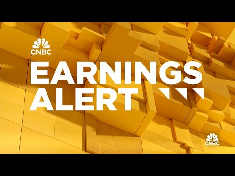 Apple beats on Q4 earnings, sees dip in iPhone sales